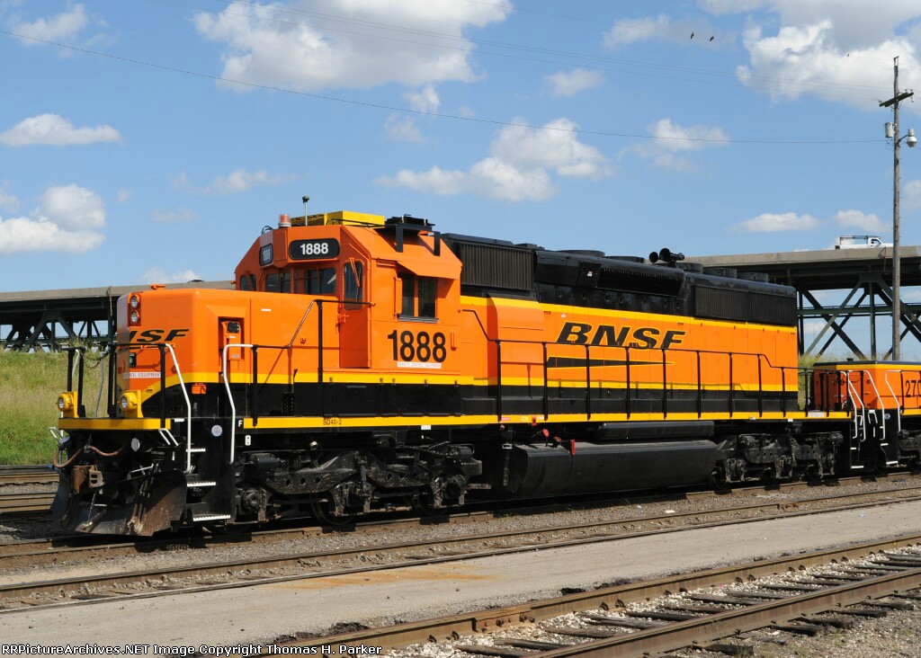BNSF 1888 SD40-2